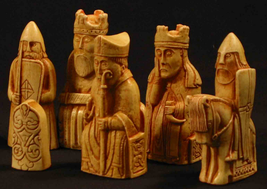 SECÇÃO DE XADREZ: As mais antigas peças de xadrez: exército viking