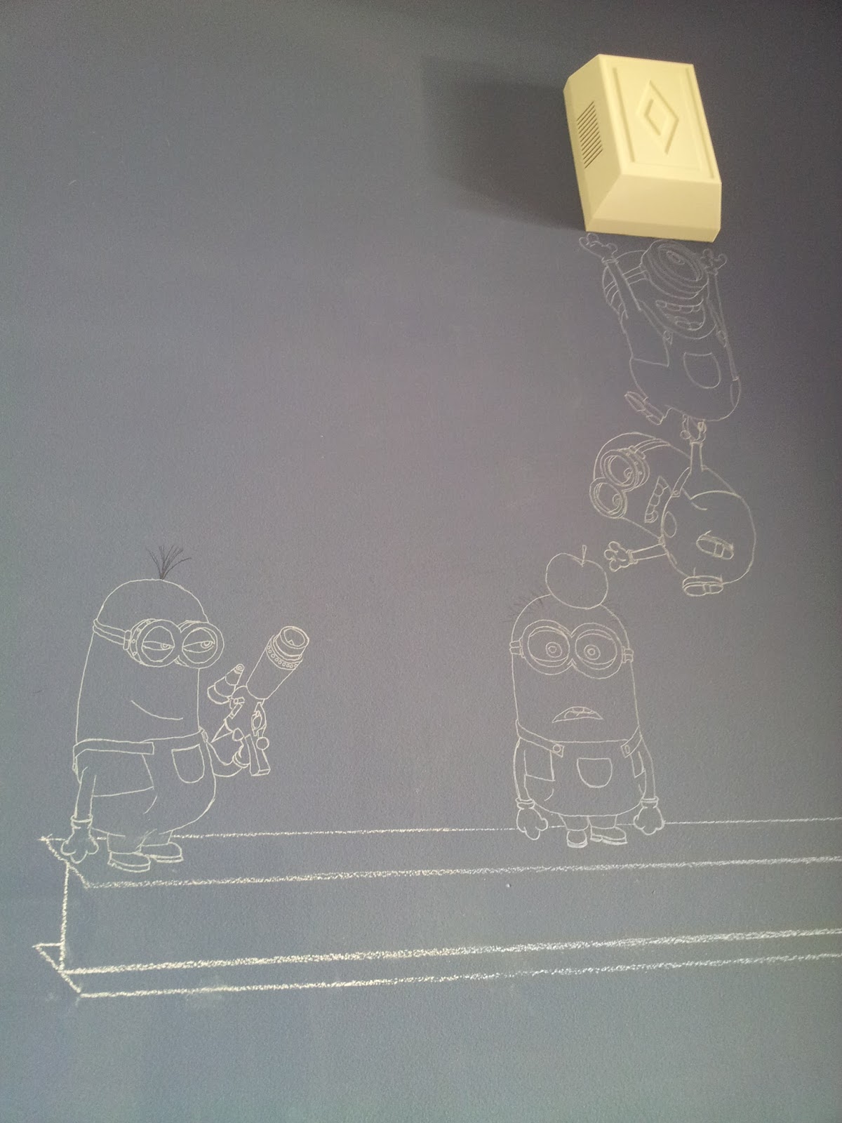 Shrunken Giraffe Crafts: Minions