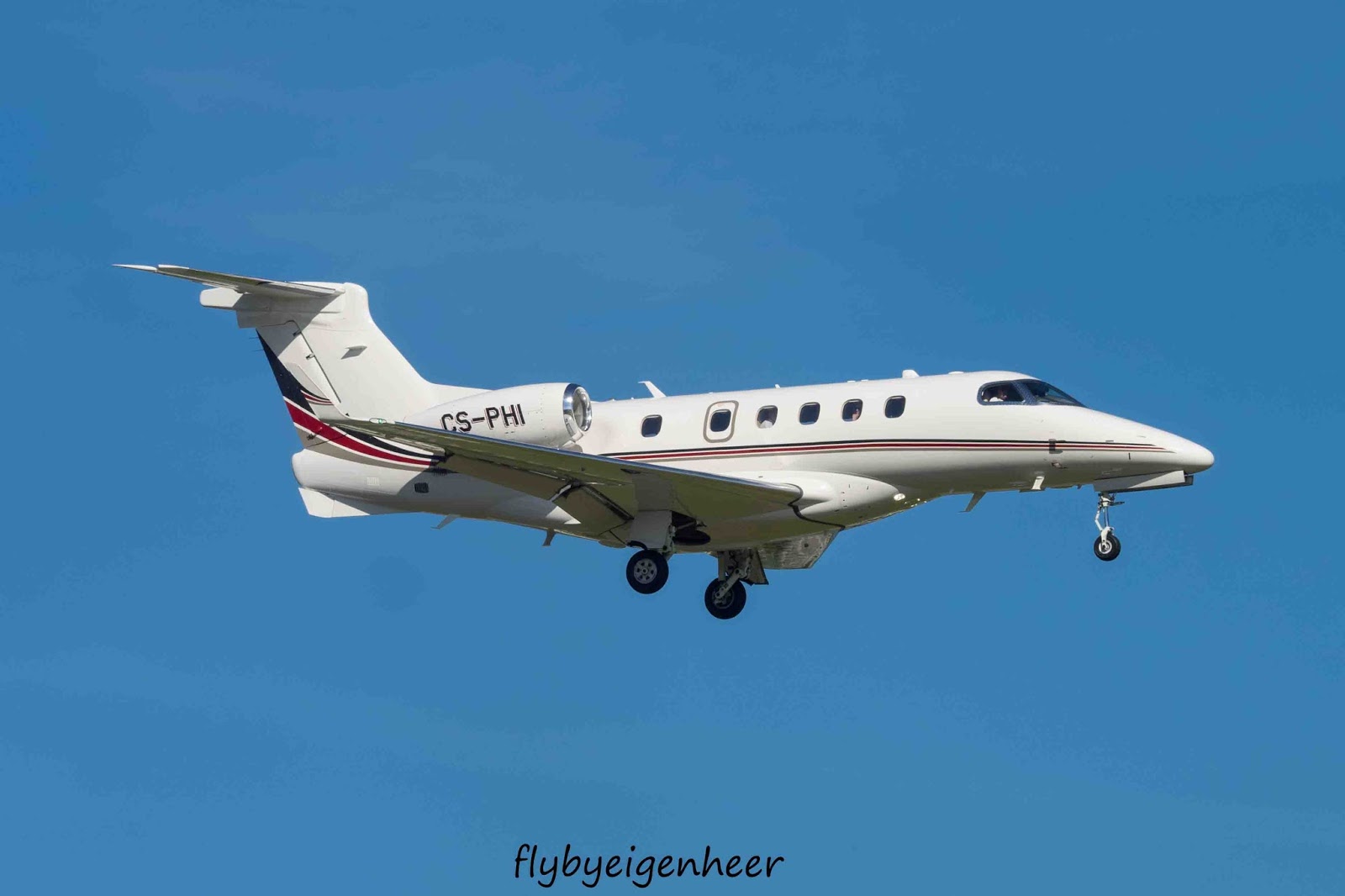 FLUGZEUGE Privatjets etc: CS-PHI Embraer EMB 505 Phenom 300 E55P > NJE