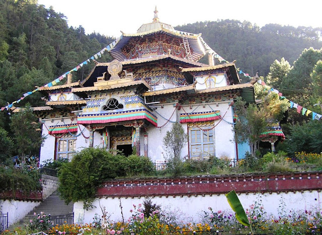 Rheumatologe: Visiting Lamaling Monastery