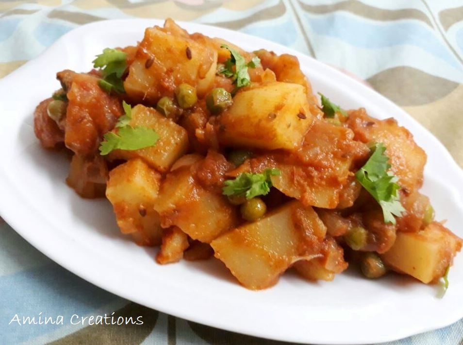 AMINA CREATIONS: ALOO MUTTER/ POTATO AND PEAS GRAVY