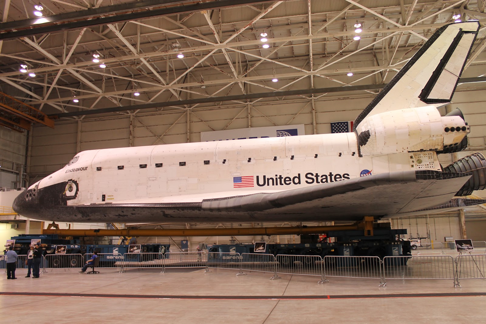 RAtraveler: Los Angeles -- Space Shuttle @ LAX United Airlines Hangar