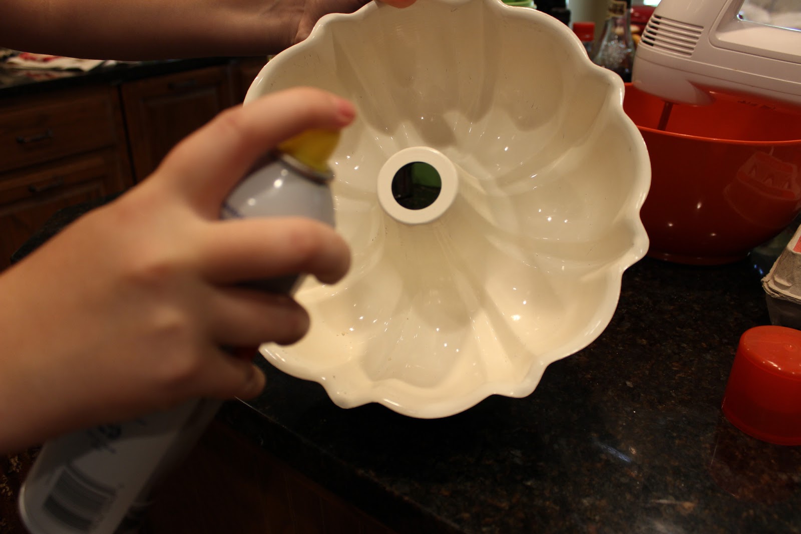 Cooking and Baking College Girl: How to Make Sour Cream Yellow Cake ...