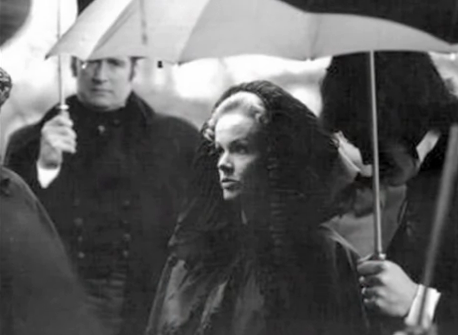 Shadows on the Wall: An Online Dark Shadows Fanzine: Tribute to Laura ...