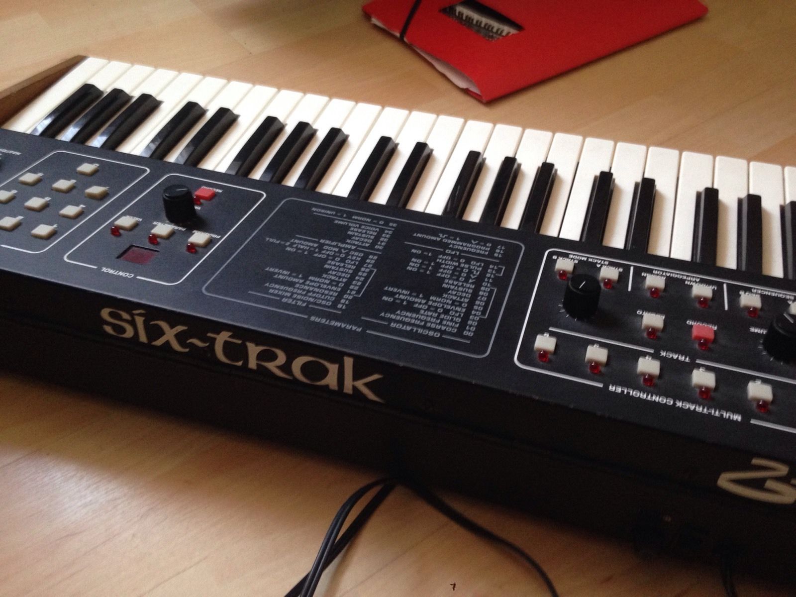 MATRIXSYNTH: Sequential Circuits Sixtrak Analogue Synth