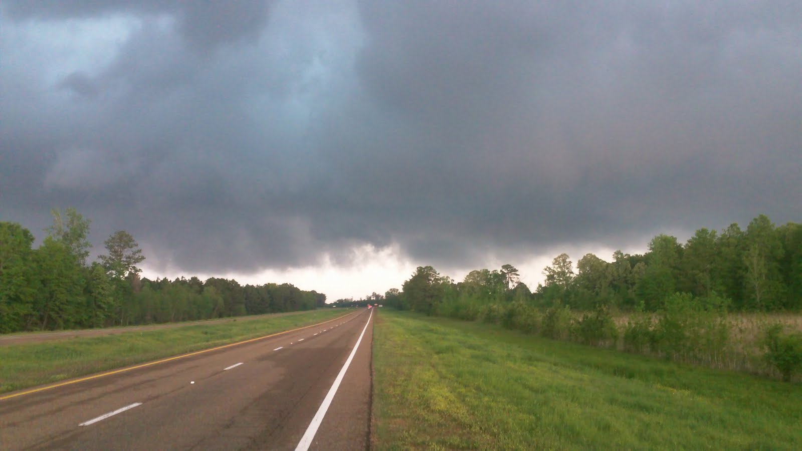 EYE OF THE STORM: 4/20 Starkville, MS Supercell