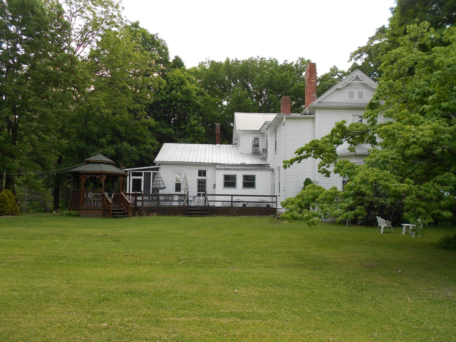 Hank's AT Adventures: Side Trail: Lazy Fox Inn, Damascus, VA