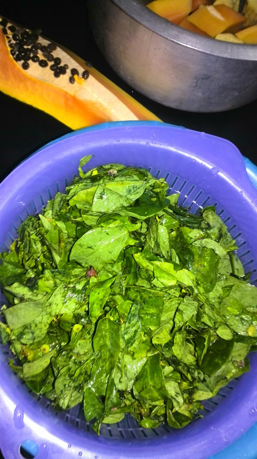 namakucella: SAYUR PUCUK MANIS + BETIK vs AYAM REMPAH KARI TELUR MASIN