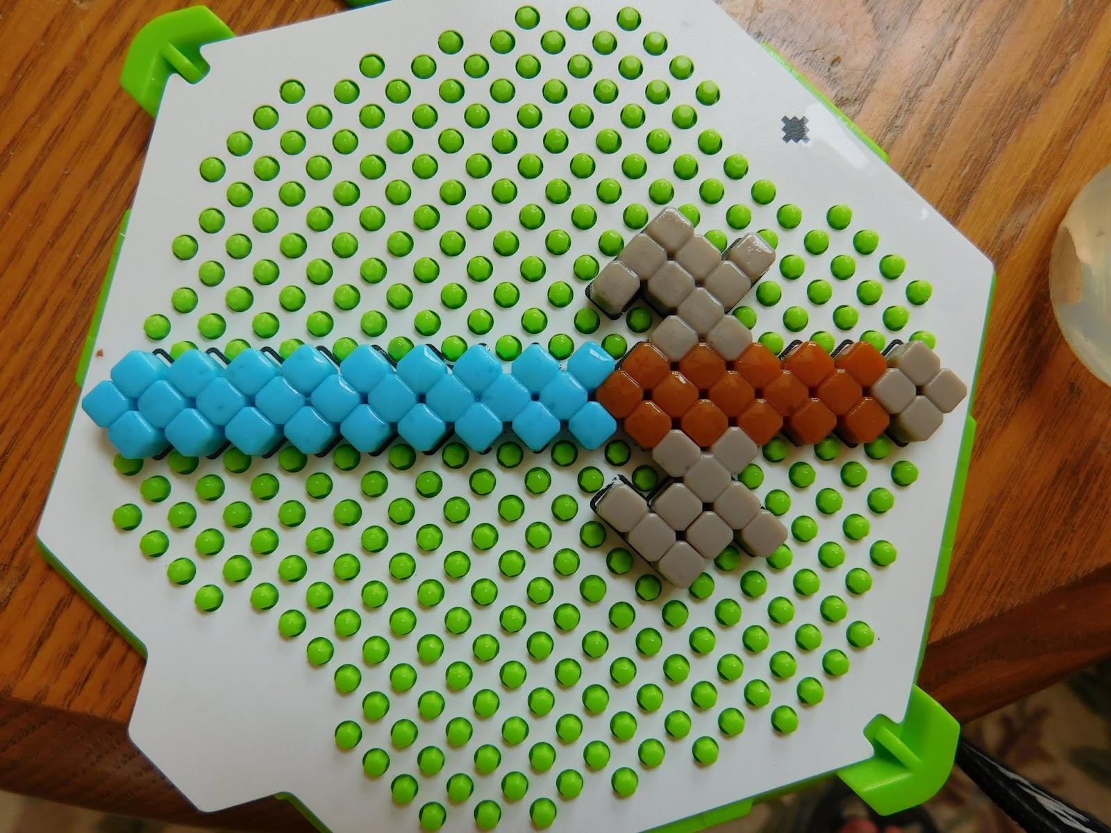 Art Project #22: Qixel Arts & Crafts