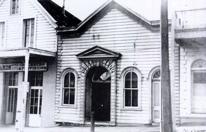 Nevada City / Architecture