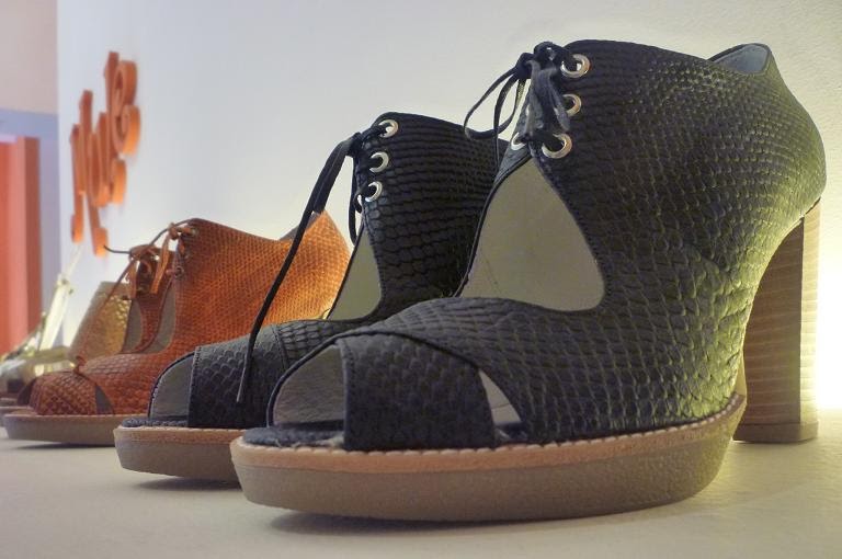 Mule celebra una década diseñando zapatos / La moda en la cultura