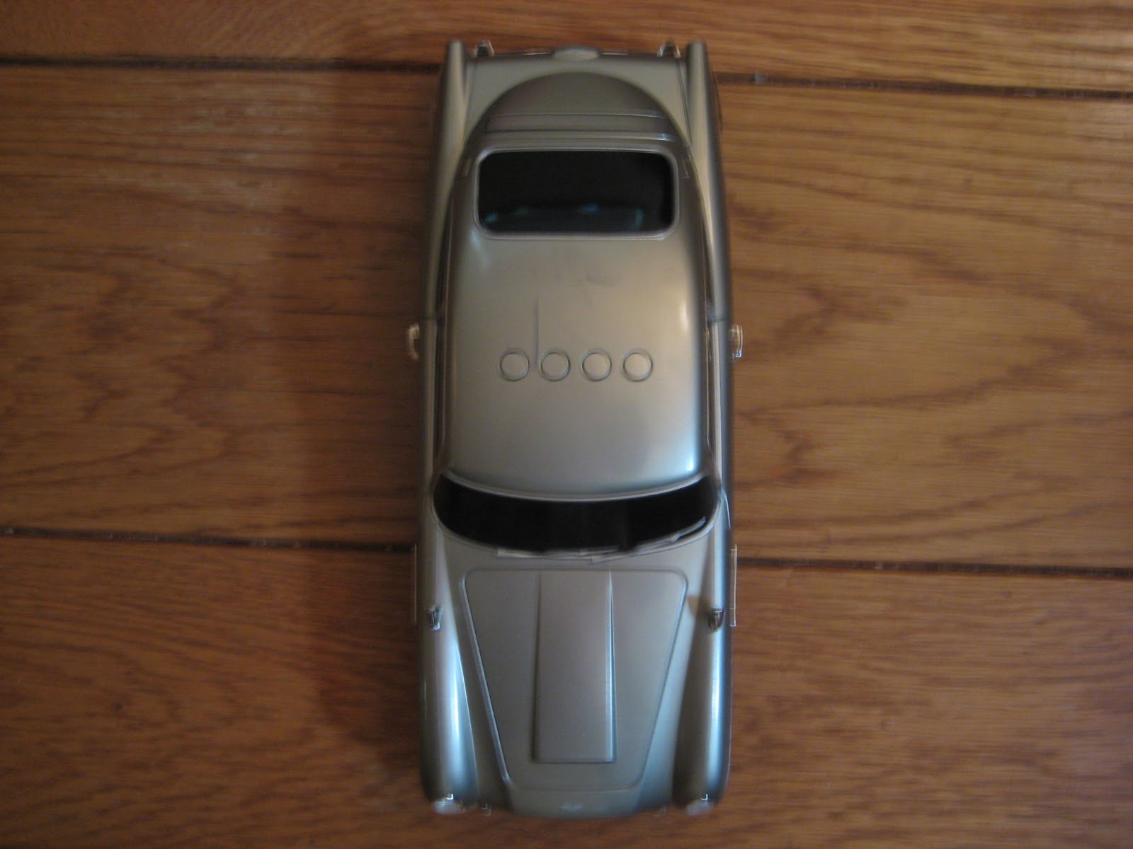 Minta's Creations: My 007 Secret Agent SKYFALL model car review.