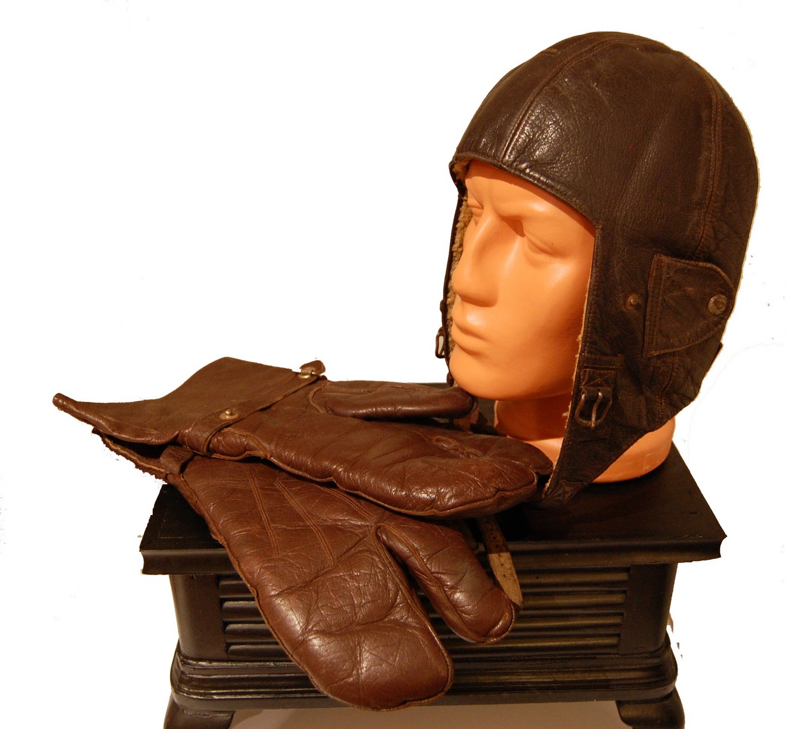 magazinul cu vechituri: militaria