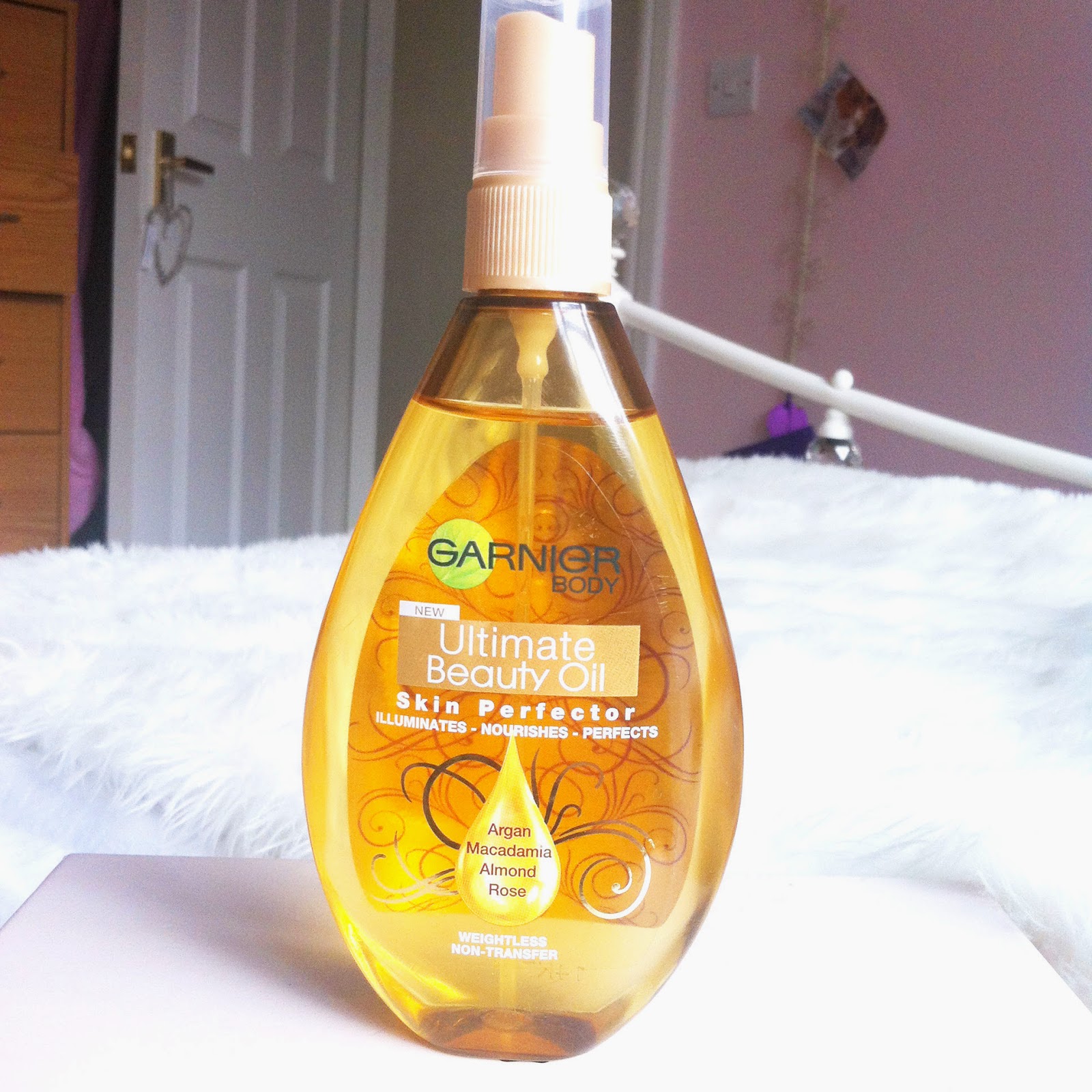 Glitter And Sparkle: Beauty | Garnier Ultimate Beauty Oil