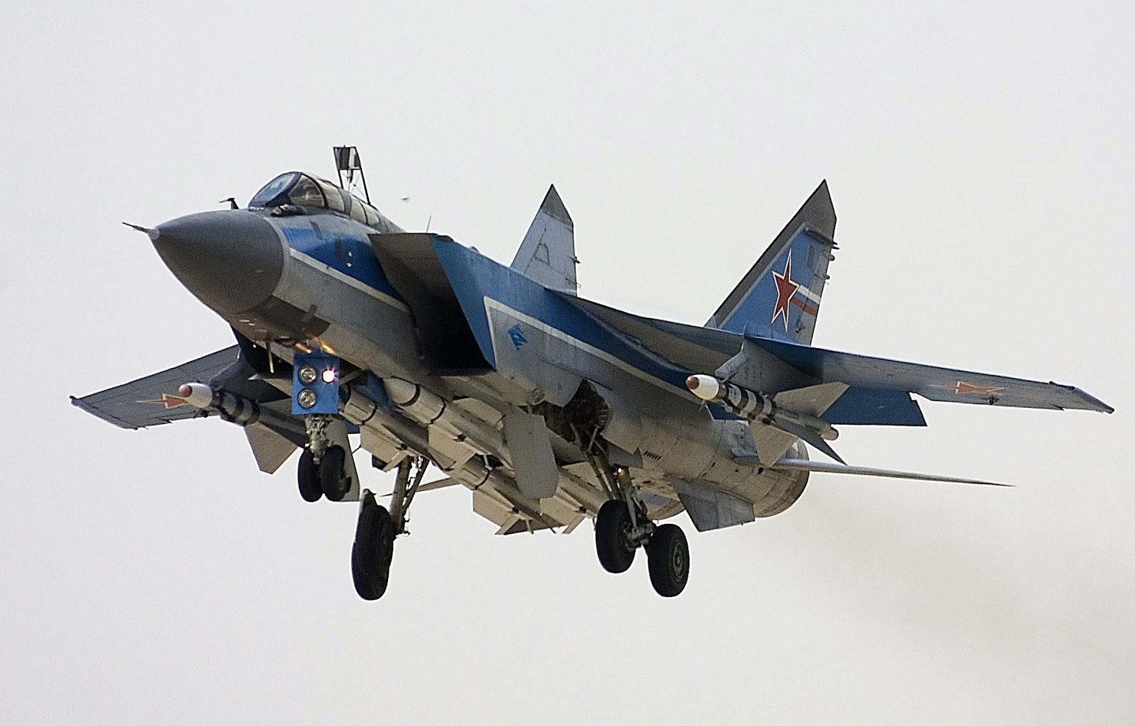 YO9GJX: MIG 25