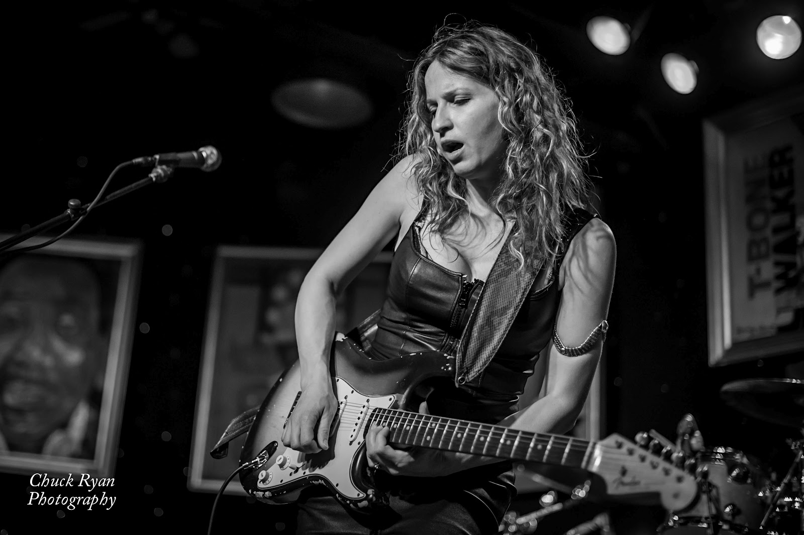 CIIcanoe...: Ana Popovic / Famous Dave's 2012