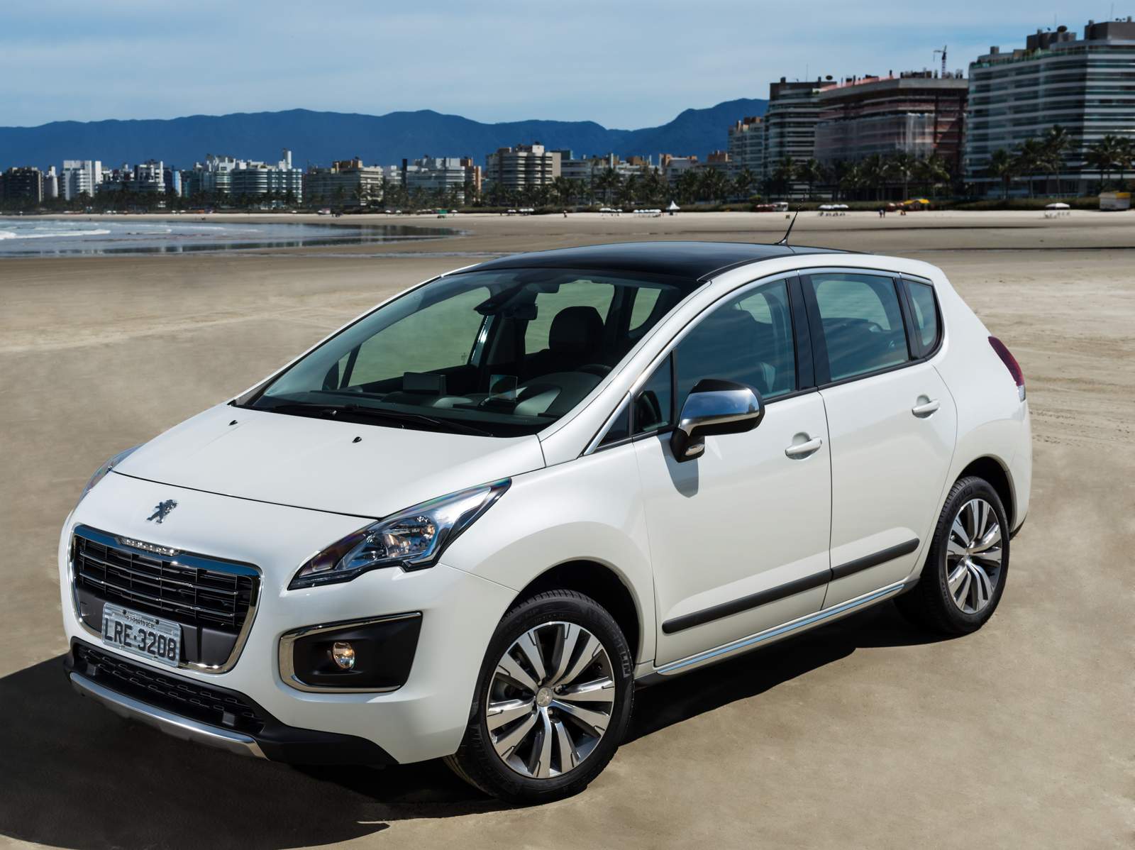 JORNAL R 7ª: A Peugeot do Brasil apresenta oficialmente o novo 3008, veículo que teve a frente ...
