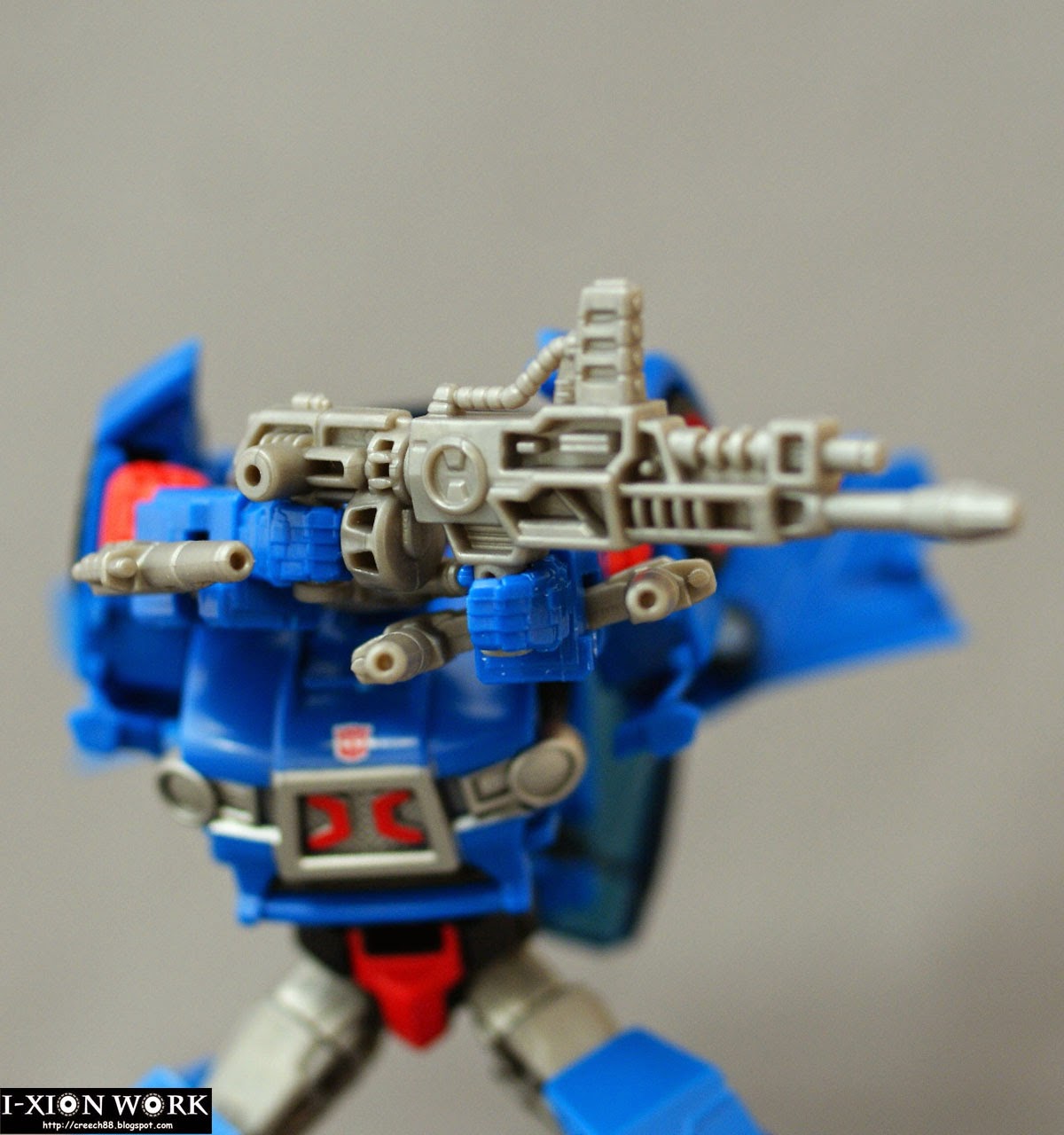 一眼看穿: Transformers Generations Thrilling 30 - Skids 剎車