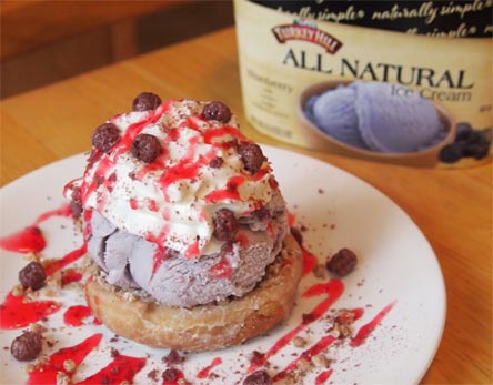 On Second Scoop: Ice Cream Reviews: Turkey Hill Blueberry Ice Cream