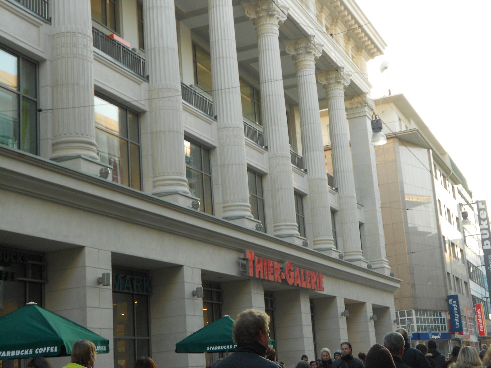 Photos are like a shot of pure gold :-): Primark/Thier Galerie Dortmund