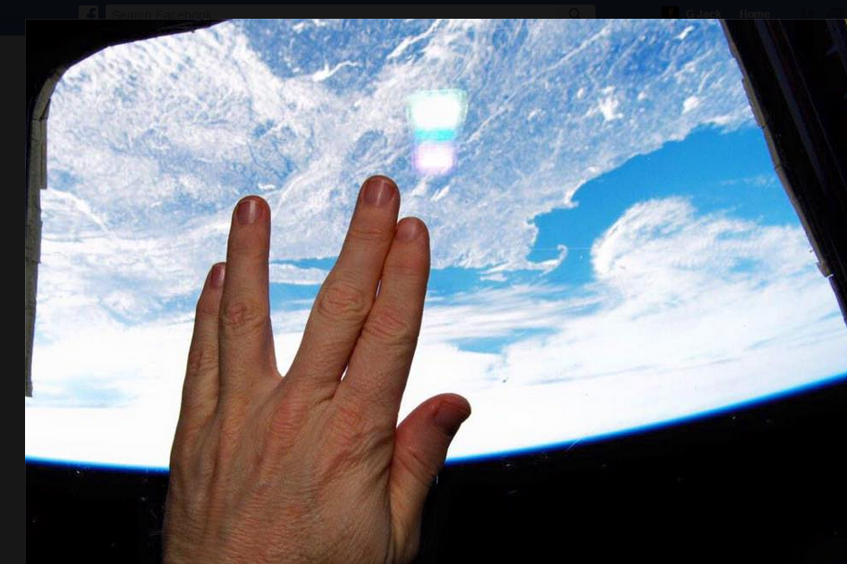 Body Language & Emotional Intelligence: Nonverbal Communication ...