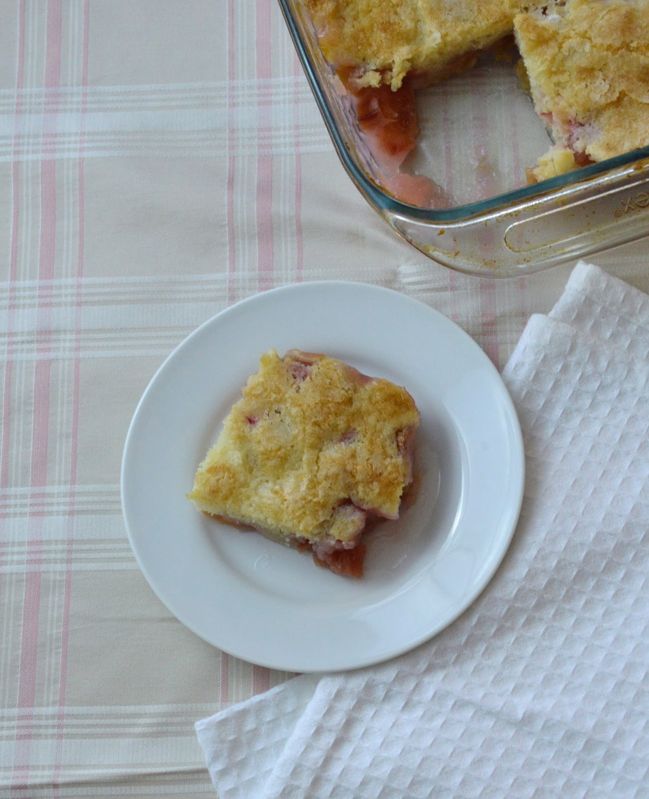 The Messy Apron: Old Fashioned Rhubarb Pudding Cake