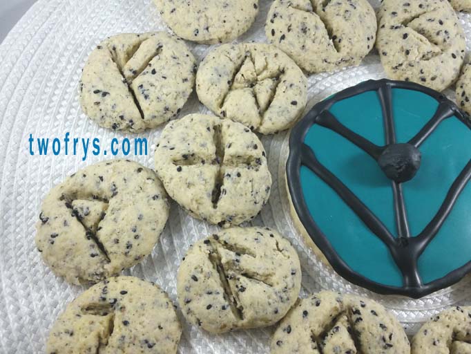 Two Frys: Lagertha's Shield and Rune Cookies
