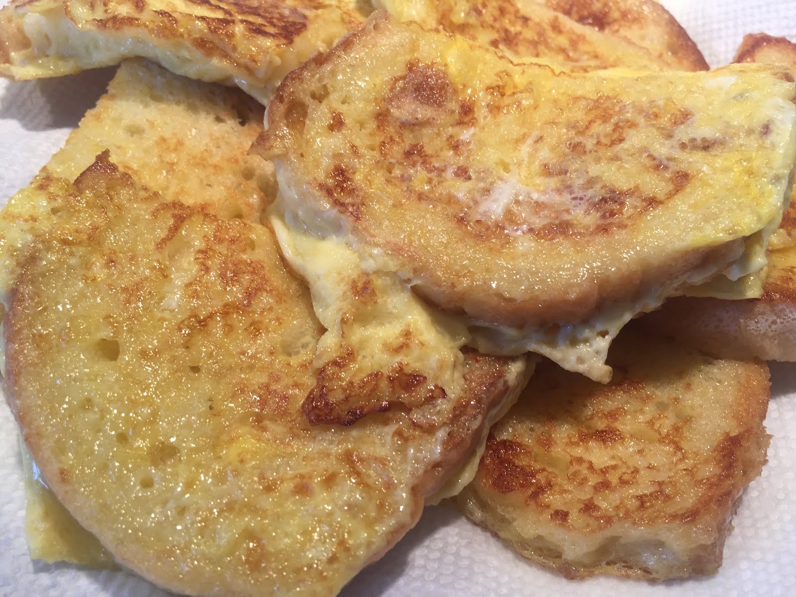 Scrambled Egg Bread-Grenki