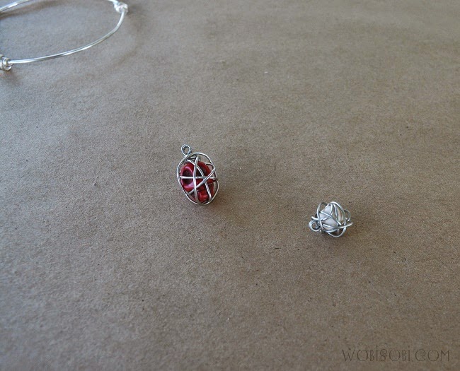WobiSobi: Expandable Wire Bangle With Charm, DIY