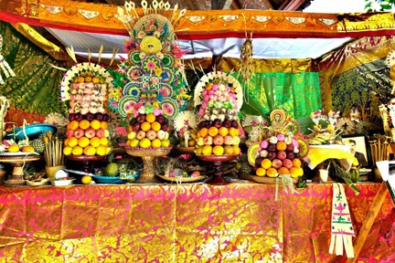 Bali Indonesia Holiday Travels: Gebogan, Balinese Offering Culture to ...