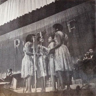 Ray Charles Video Museum: Ray Charles & The Raelettes