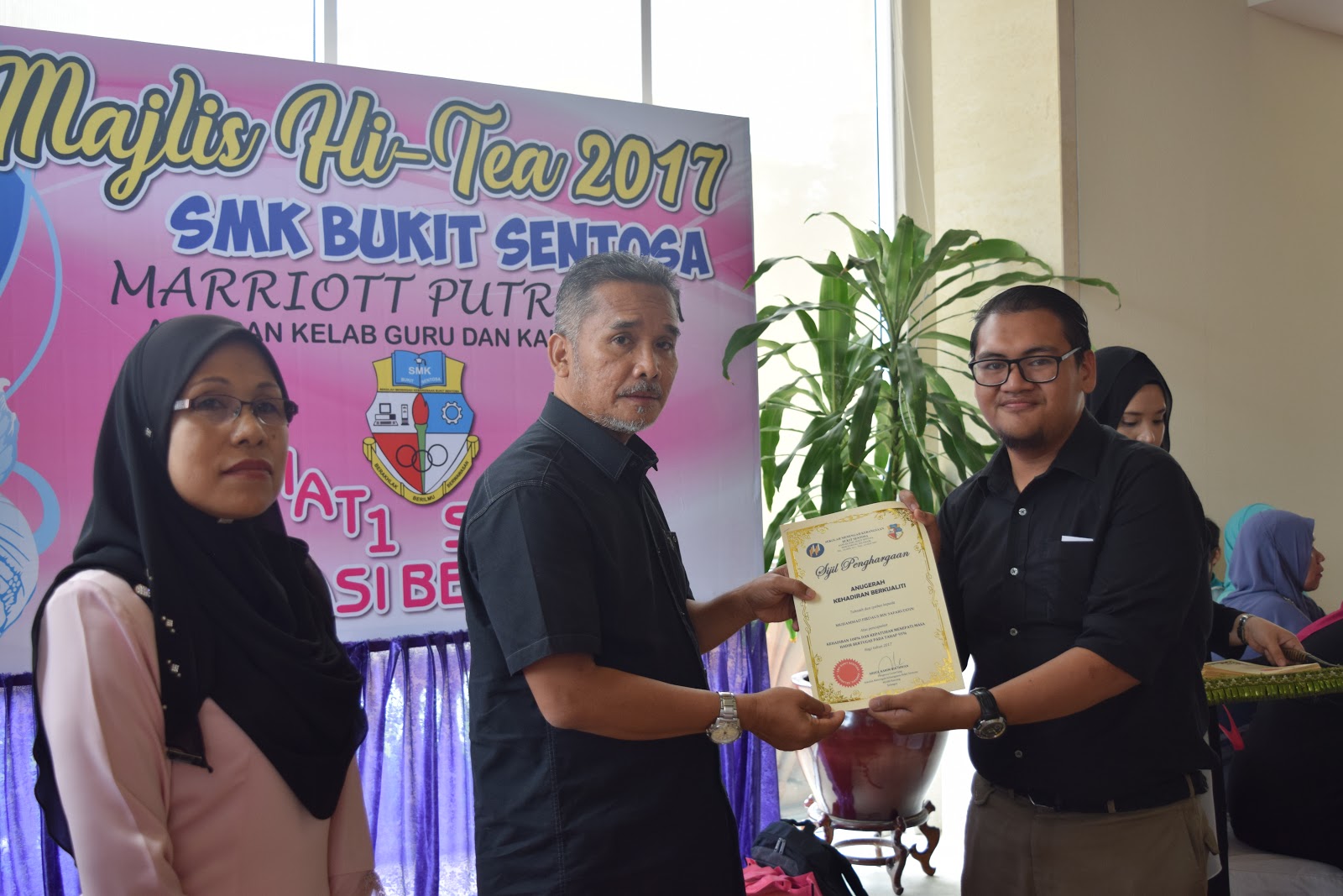 SMK BUKIT SENTOSA: Majlis Hi-Tea SMKBS