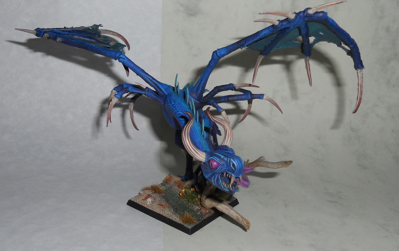 Bionicknees Miniature Painting: [Commission] Custom Dragon Finished!