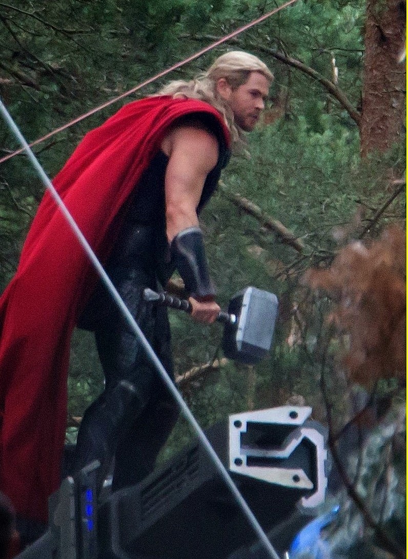 SNEAK PEEK: "Avengers: Age Of Ultron" - 'Thor' Revealed