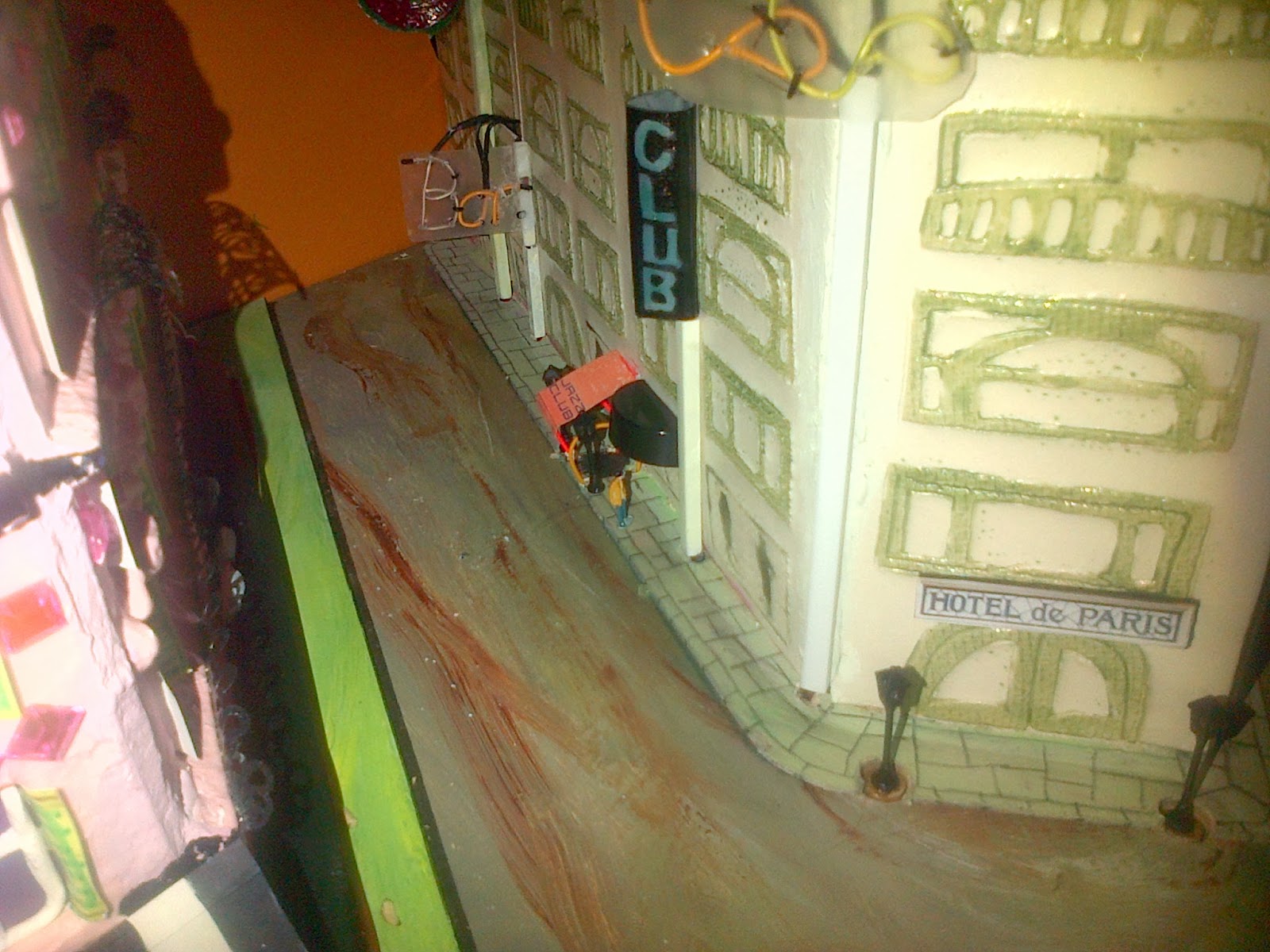 French Model Railway: HO scale canopies installed.