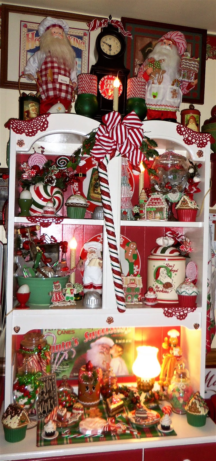 A DEBBIE-DABBLE CHRISTMAS: Gingerbread and Candy Christmas Kitchen ...