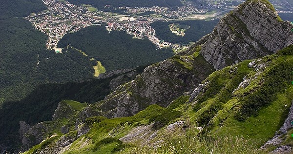 PRIETENI MEREU!: Trasee turistice in muntii Romaniei - Varful cu Dor si ...