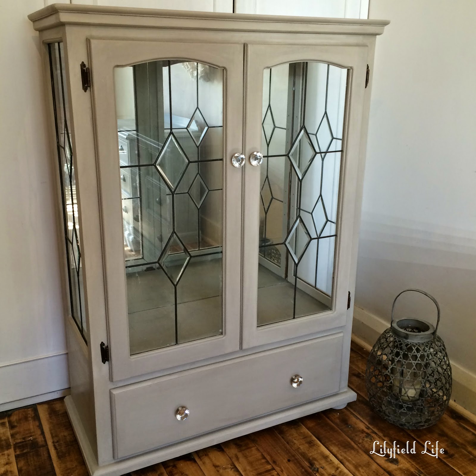Lilyfield Life: A Painted Pine Crystal Cabinet