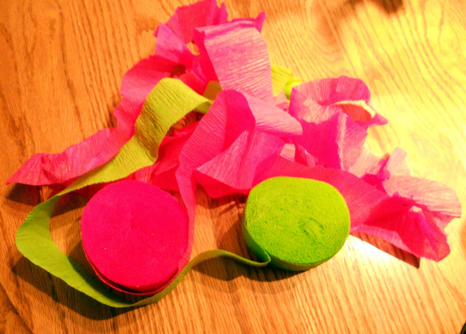 The Mad Recycler: Wedding Wednesdays: Colorful Ruffled Crepe Paper Tutorial