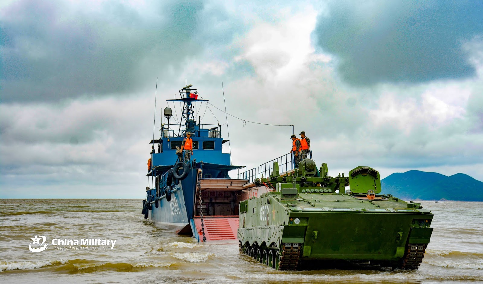 China Defense Blog: Photos of the day: Army's (not navy) Eastern ...