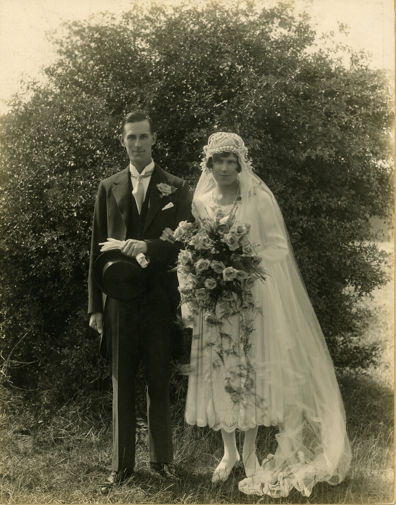 50 Fascinating Vintage Wedding Photos From the Roaring 20s ~ Vintage ...