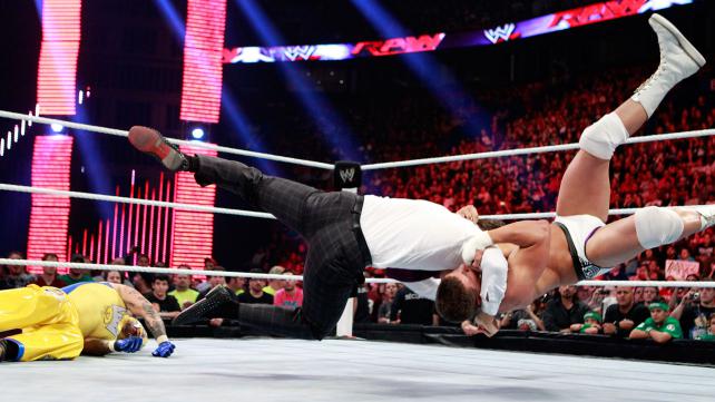 WWE In live!!!!: REY MYSTERIO vs CODY RHODES