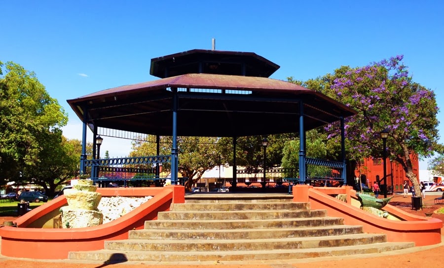 PERTH CITY STATUES AND SCULPTURES