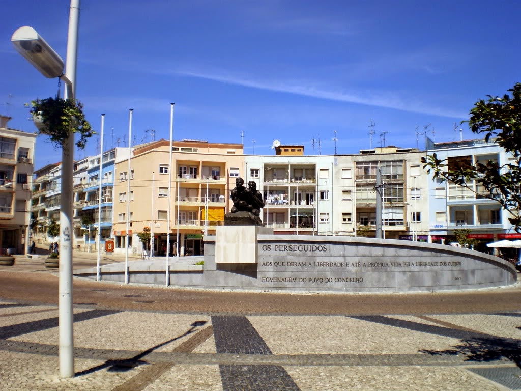 Câmara de Almada realoja 90 pessoas em casas sociais