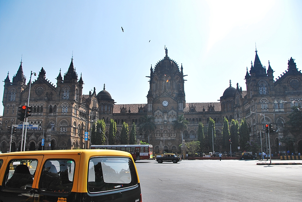 The Fine Architecture Seen on the Streets of Mumbai | India - Nomadic ...