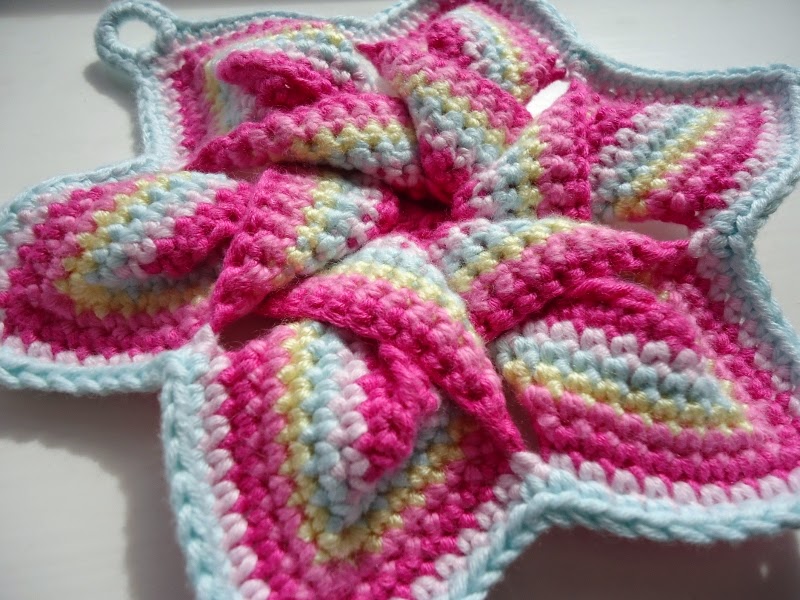 A Playful Stitch: Pinwheel Pot Holder