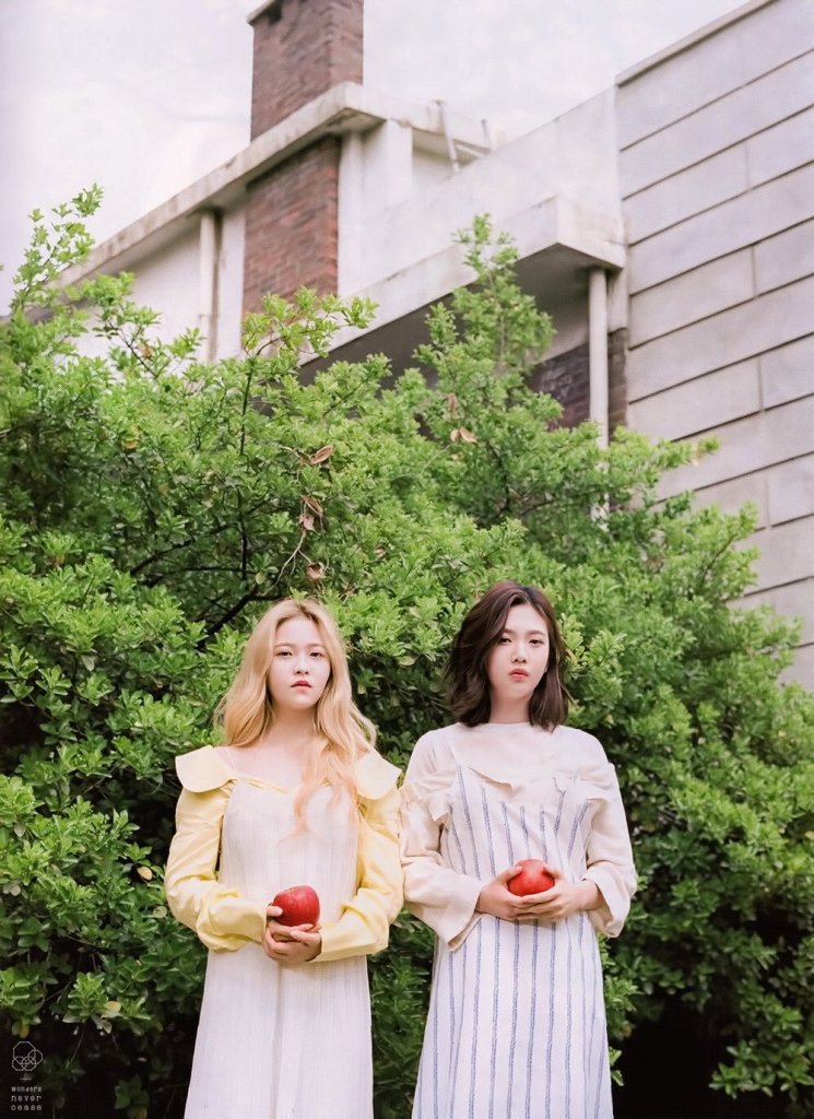 Joy & Yeri Red Velvet Bidadari Cantik di Majalah Ceci - Majalah K-Pop