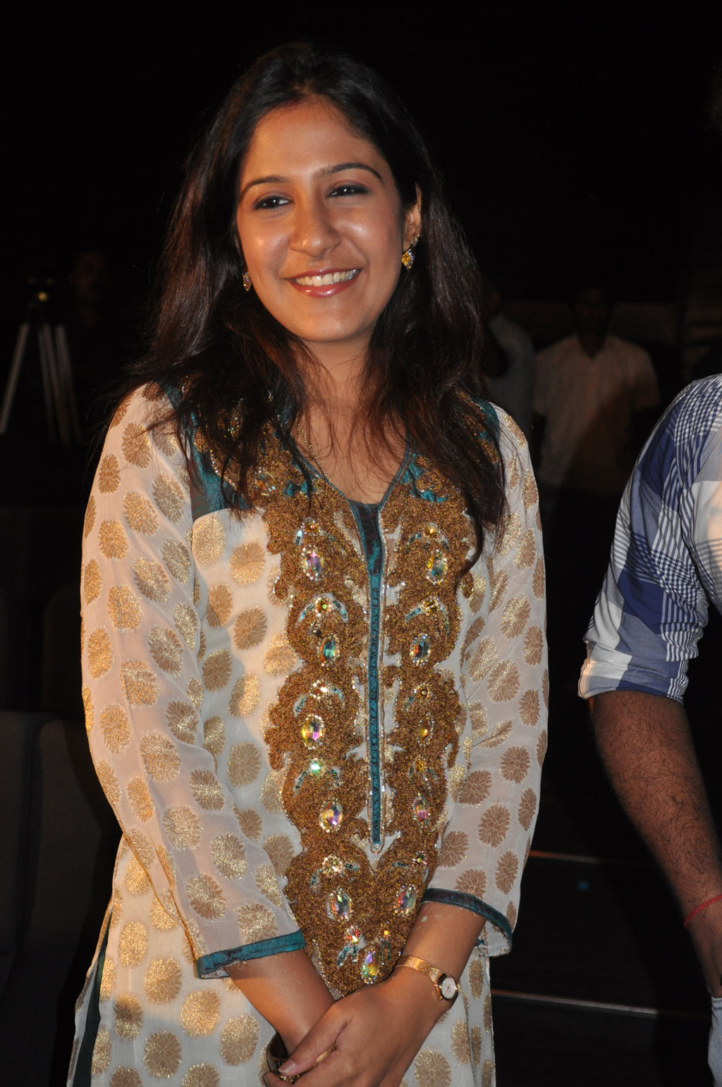 Vijay Tv Anchor Divya Singer Swetha Mohan at Urumi Tamil Movie Audio ...