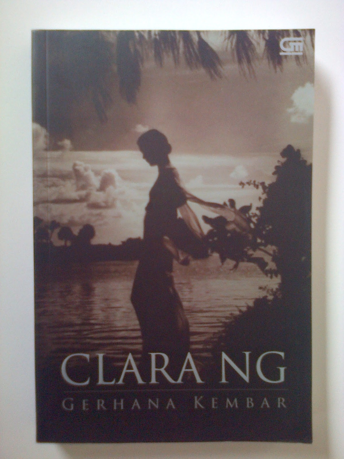 Jual Novel: Gerhana Kembar (Clara Ng) | Aksiku Toko Buku Bekas Online