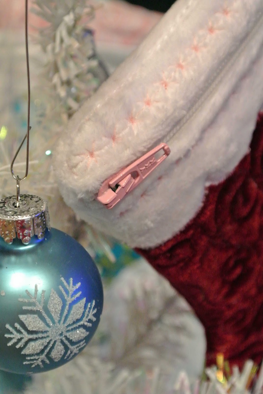 a notion to sew: Christmas Stocking Gift Packaging